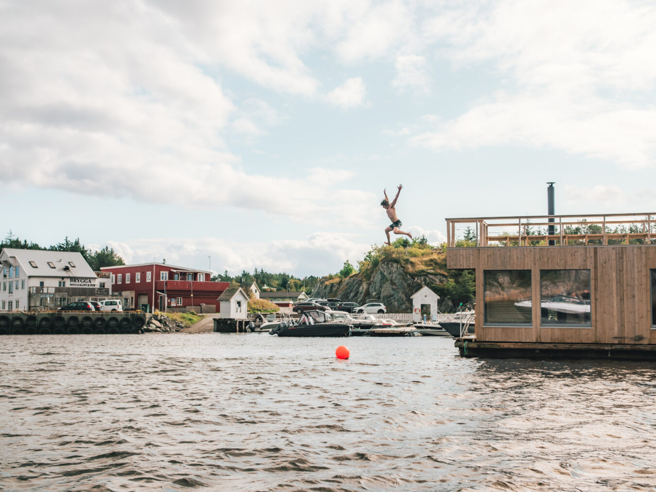 Destinasjon Kvenvær - An Unforgettable Stay at the Oceanfront